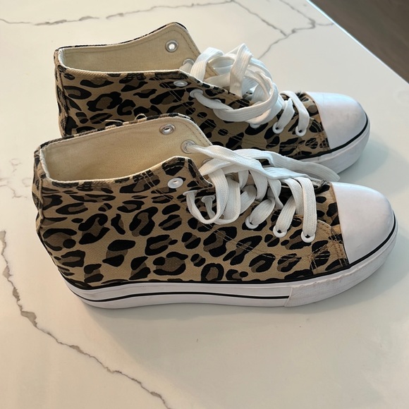 Olivia Miller | Shoes | Olivia Miller Platform Sneaker | Poshmark